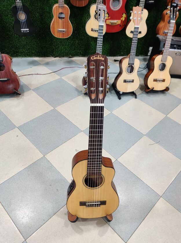 Cordoba Guilele CE (Six Strings Guitarlele) + padded bag +picks+ ...